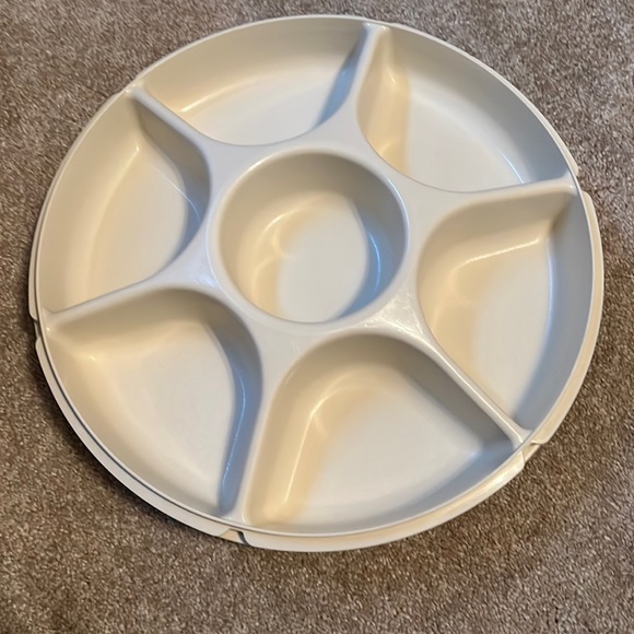 Tupperware | Kitchen | Tupperware Divided Veggie Relish Party Tray With ...